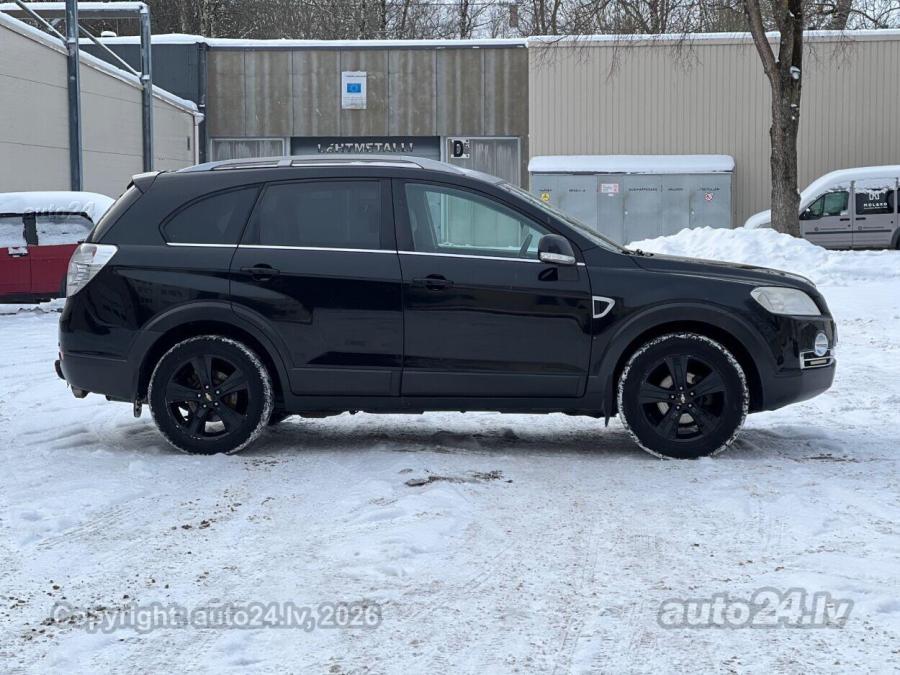Black Chevrolet Captiva 2008 in Narva, with an engine capacity of 2.00 L and mileage of 237 thousand km for 1999 €, photo 6 on AUTOMOTO.COM.LV
