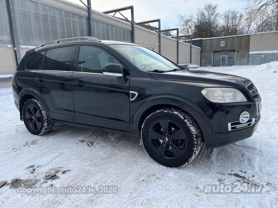 Black Chevrolet Captiva 2008 in Narva, with an engine capacity of 2.00 L and mileage of 237 thousand km for 1999 €, photo 18 on AUTOMOTO.COM.LV