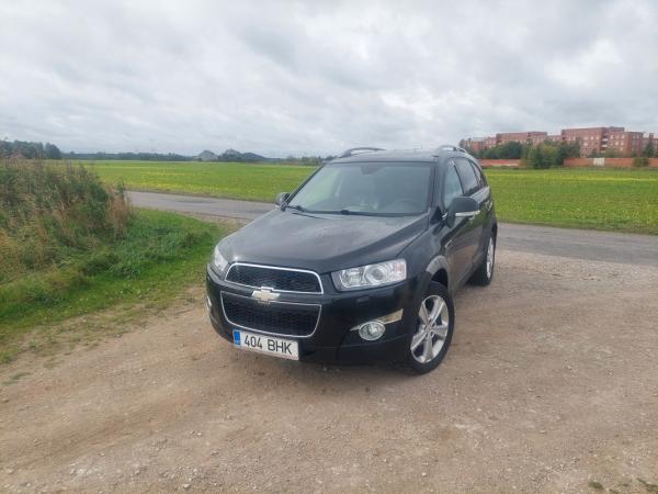 Melns Chevrolet Captiva 2012 Kohtla-Jerve, ar dzinēja tilpumu 2.20 L un nobraukumu 187 tūkst. km par 6500 €, foto 1 vietnē AUTOMOTO.COM.LV