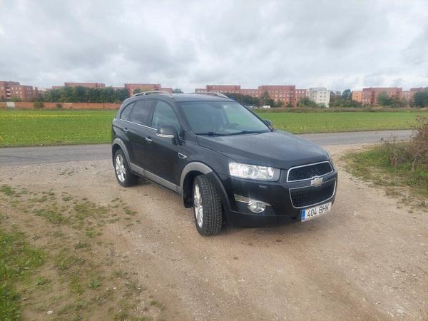 Melns Chevrolet Captiva 2012 Kohtla-Jerve, ar dzinēja tilpumu 2.20 L un nobraukumu 187 tūkst. km par 6500 €, foto 4 vietnē AUTOMOTO.COM.LV
