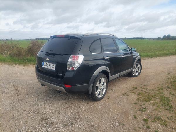 Melns Chevrolet Captiva 2012 Kohtla-Jerve, ar dzinēja tilpumu 2.20 L un nobraukumu 187 tūkst. km par 6500 €, foto 5 vietnē AUTOMOTO.COM.LV