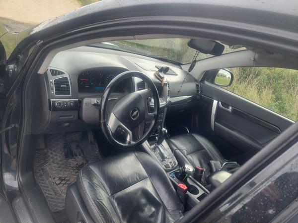 Melns Chevrolet Captiva 2012 Kohtla-Jerve, ar dzinēja tilpumu 2.20 L un nobraukumu 187 tūkst. km par 6500 €, foto 8 vietnē AUTOMOTO.COM.LV