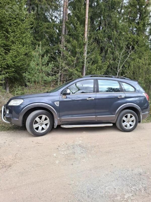 Blue Chevrolet Captiva 2007 in Ventspils, with an engine capacity of 2.00 L and mileage of 199 thousand km for 3950 €, photo 1 on AUTOMOTO.COM.LV