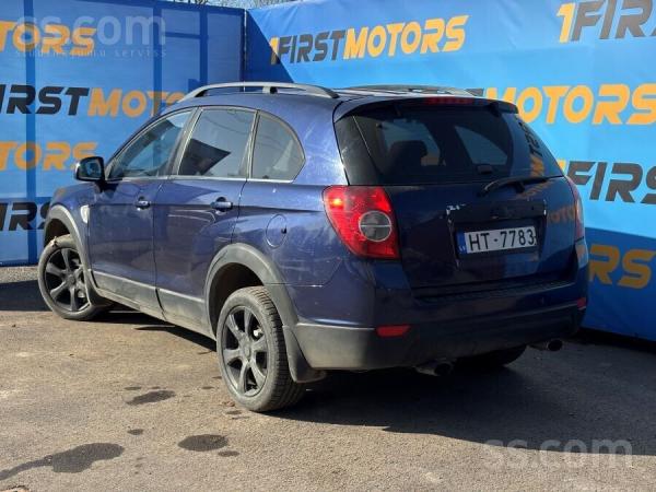 Zils Chevrolet Captiva 2007 Rīga, ar dzinēja tilpumu 2.00 L un nobraukumu 270 tūkst. km par 2950 €, foto 2 vietnē AUTOMOTO.COM.LV