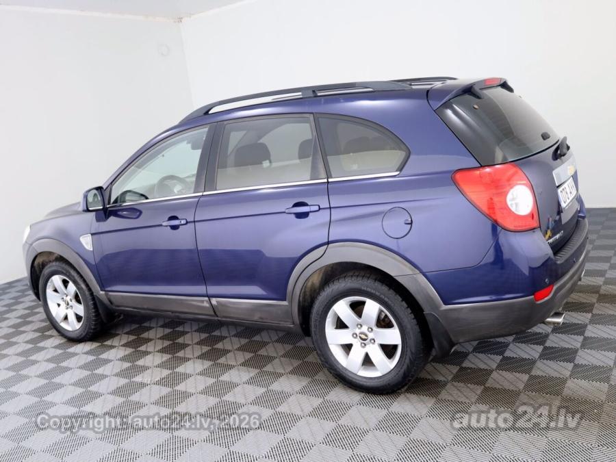 Blue Chevrolet Captiva 2007 in Tallinn, with an engine capacity of 2.00 L and mileage of 265 thousand km for 2499 €, photo 4 on AUTOMOTO.COM.LV
