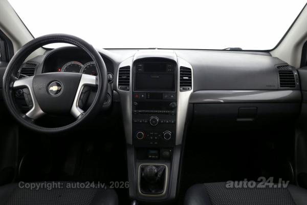 Zils Chevrolet Captiva 2007 Tallina, ar dzinēja tilpumu 2.00 L un nobraukumu 265 tūkst. km par 2499 €, foto 5 vietnē AUTOMOTO.COM.LV