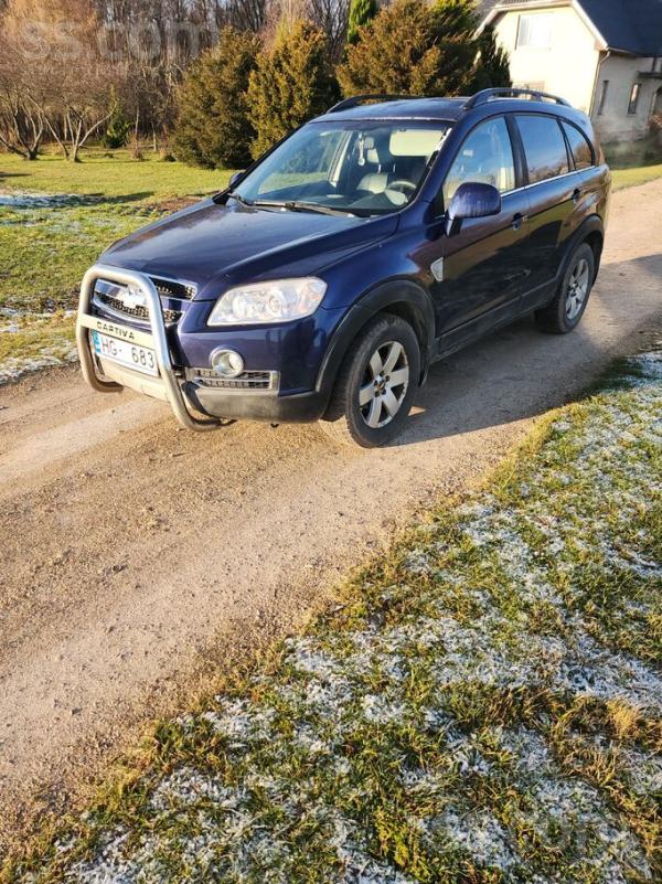 Blue Chevrolet Captiva 2007 in Ventspils, with an engine capacity of 2.00 L and mileage of 290 thousand km for 1050 €, photo 1 on AUTOMOTO.COM.LV