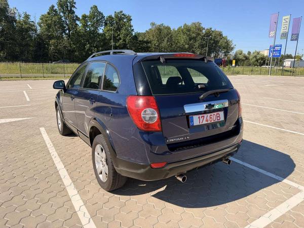 Blue Chevrolet Captiva 2007 in Kaunas, with an engine capacity of 2.40 L and mileage of 280 thousand km for 4000 €, photo 4 on AUTOMOTO.COM.LV