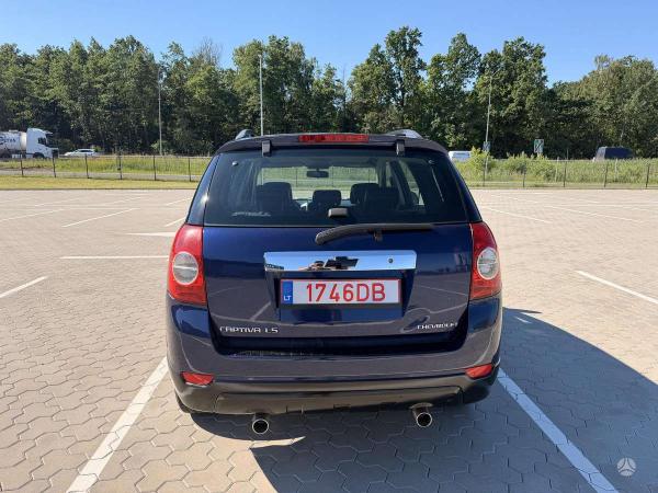 Blue Chevrolet Captiva 2007 in Kaunas, with an engine capacity of 2.40 L and mileage of 280 thousand km for 4000 €, photo 8 on AUTOMOTO.COM.LV