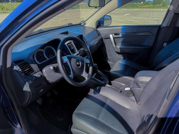 Blue Chevrolet Captiva 2007 in Kaunas, with an engine capacity of 2.40 L and mileage of 280 thousand km for 4000 €, photo 10 on AUTOMOTO.COM.LV