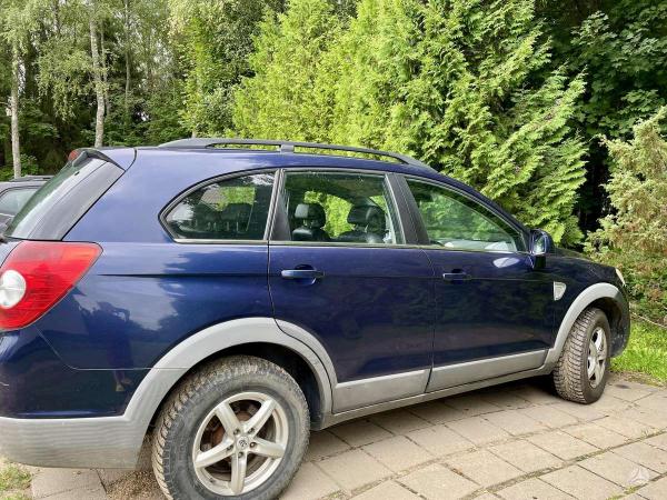 Blue Chevrolet Captiva 2007 in Ignalina, with an engine capacity of 2.00 L and mileage of 304 thousand km for 2500 €, photo 3 on AUTOMOTO.COM.LV
