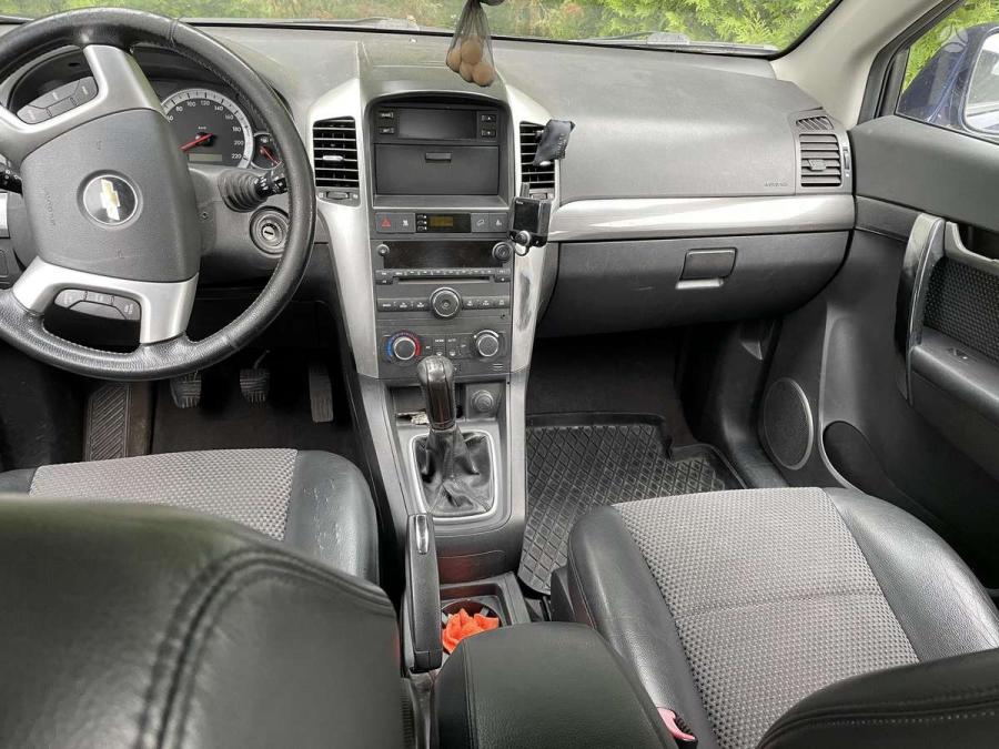 Blue Chevrolet Captiva 2007 in Ignalina, with an engine capacity of 2.00 L and mileage of 304 thousand km for 2500 €, photo 6 on AUTOMOTO.COM.LV