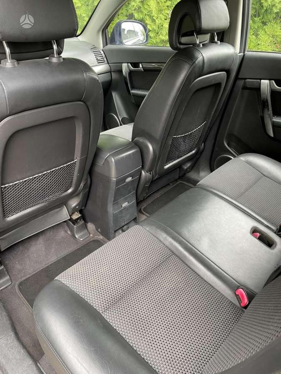 Blue Chevrolet Captiva 2007 in Ignalina, with an engine capacity of 2.00 L and mileage of 304 thousand km for 2500 €, photo 7 on AUTOMOTO.COM.LV