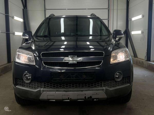 Blue Chevrolet Captiva 2007 in Vilnius, with an engine capacity of 1.99 L and mileage of 217 thousand km for 2900 €, photo 1 on AUTOMOTO.COM.LV
