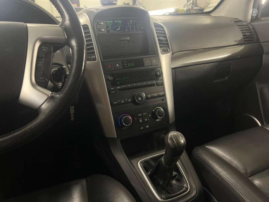 Zils Chevrolet Captiva 2007 Viļņa, ar dzinēja tilpumu 1.99 L un nobraukumu 217 tūkst. km par 2900 €, foto 20 vietnē AUTOMOTO.COM.LV