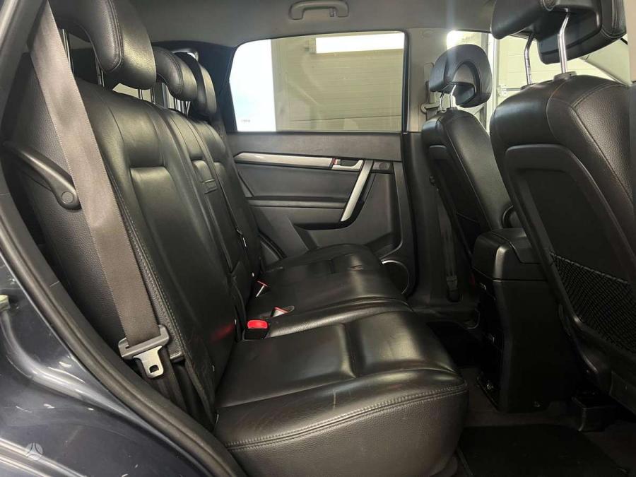 Zils Chevrolet Captiva 2007 Viļņa, ar dzinēja tilpumu 1.99 L un nobraukumu 217 tūkst. km par 2900 €, foto 30 vietnē AUTOMOTO.COM.LV