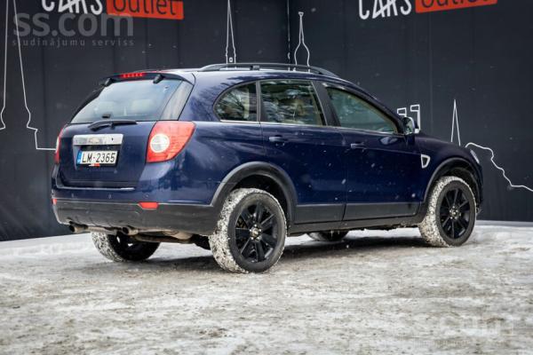 Zils Chevrolet Captiva 2008 Rīga, ar dzinēja tilpumu 2.00 L un nobraukumu 239 tūkst. km par 4990 €, foto 6 vietnē AUTOMOTO.COM.LV