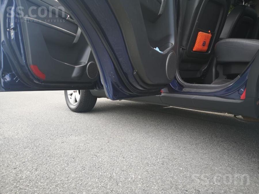 Zils Chevrolet Captiva 2008 Rīga, ar dzinēja tilpumu 2.00 L un nobraukumu 0 tūkst. km par 2890 €, foto 18 vietnē AUTOMOTO.COM.LV