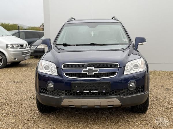 Blue Chevrolet Captiva 2010 in Siauliai, with an engine capacity of 2.00 L and mileage of 243 thousand km for 3700 €, photo 3 on AUTOMOTO.COM.LV