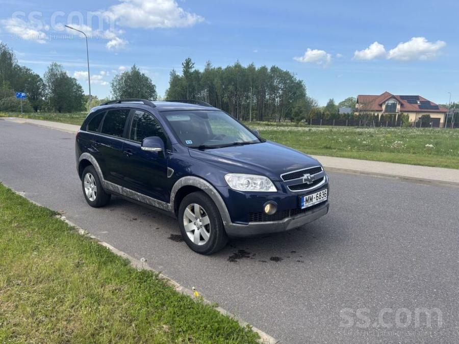 Blue Chevrolet Captiva 2011 in Riga, with an engine capacity of 2.00 L and mileage of 0 thousand km for 3295 €, photo 1 on AUTOMOTO.COM.LV