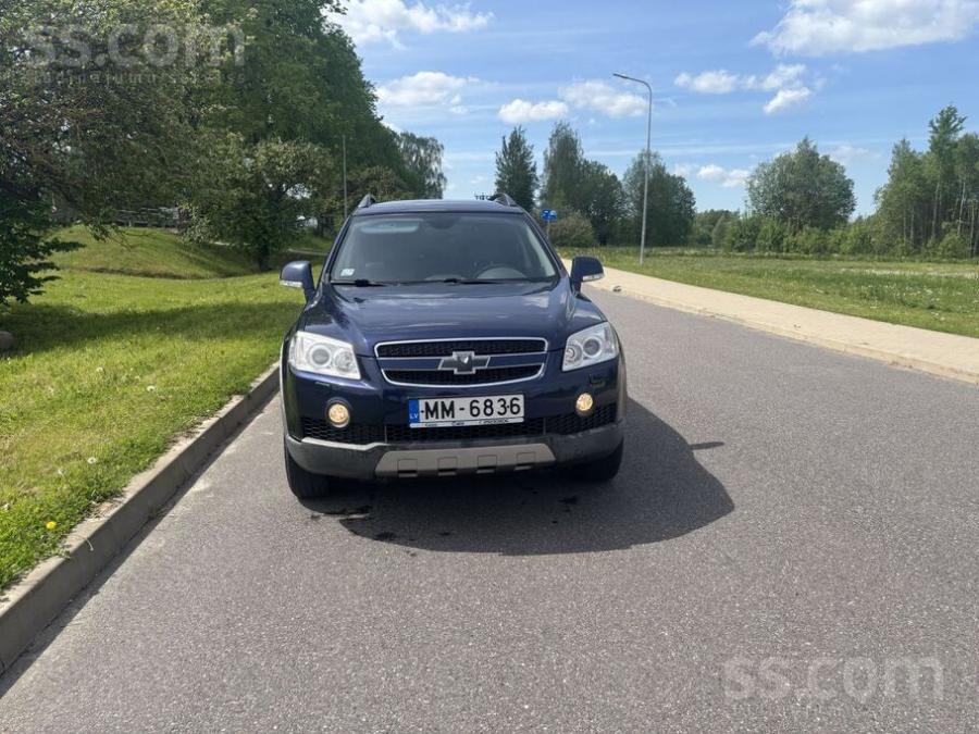 Blue Chevrolet Captiva 2011 in Riga, with an engine capacity of 2.00 L and mileage of 0 thousand km for 3295 €, photo 7 on AUTOMOTO.COM.LV