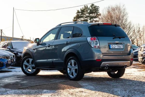 Zils Chevrolet Captiva 2012 Rīga, ar dzinēja tilpumu 2.20 L un nobraukumu 133 tūkst. km par 6995 €, foto 2 vietnē AUTOMOTO.COM.LV