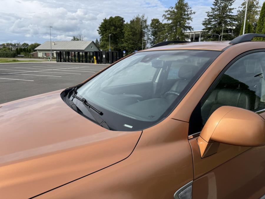 Brown Chevrolet Captiva 2007 in Johvi, with an engine capacity of 2.00 L and mileage of 152 thousand km for 2400 €, photo 9 on AUTOMOTO.COM.LV