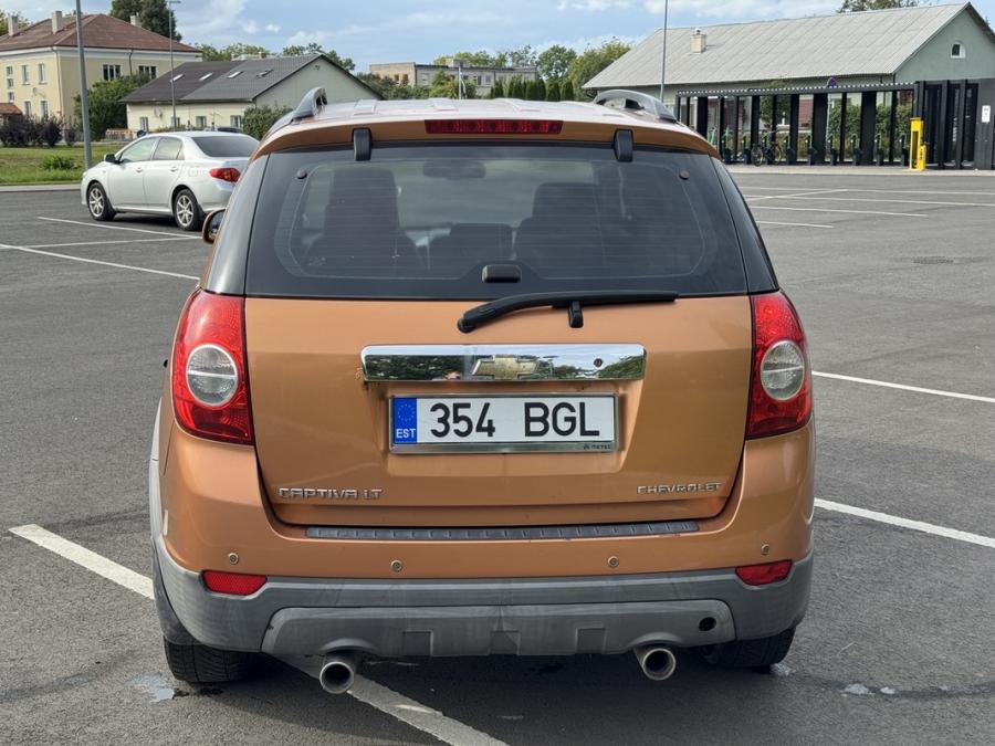 Brown Chevrolet Captiva 2007 in Johvi, with an engine capacity of 2.00 L and mileage of 152 thousand km for 2400 €, photo 21 on AUTOMOTO.COM.LV
