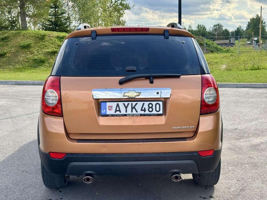 Brown Chevrolet Captiva 2007 in Vilnius, with an engine capacity of 1.99 L and mileage of 168 thousand km for 3500 €, photo 7 on AUTOMOTO.COM.LV