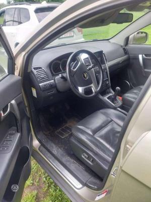 Brūns Chevrolet Captiva 2008 Viļņa, ar dzinēja tilpumu 2.00 L un nobraukumu 185 tūkst. km par 1450 €, foto 6 vietnē AUTOMOTO.COM.LV
