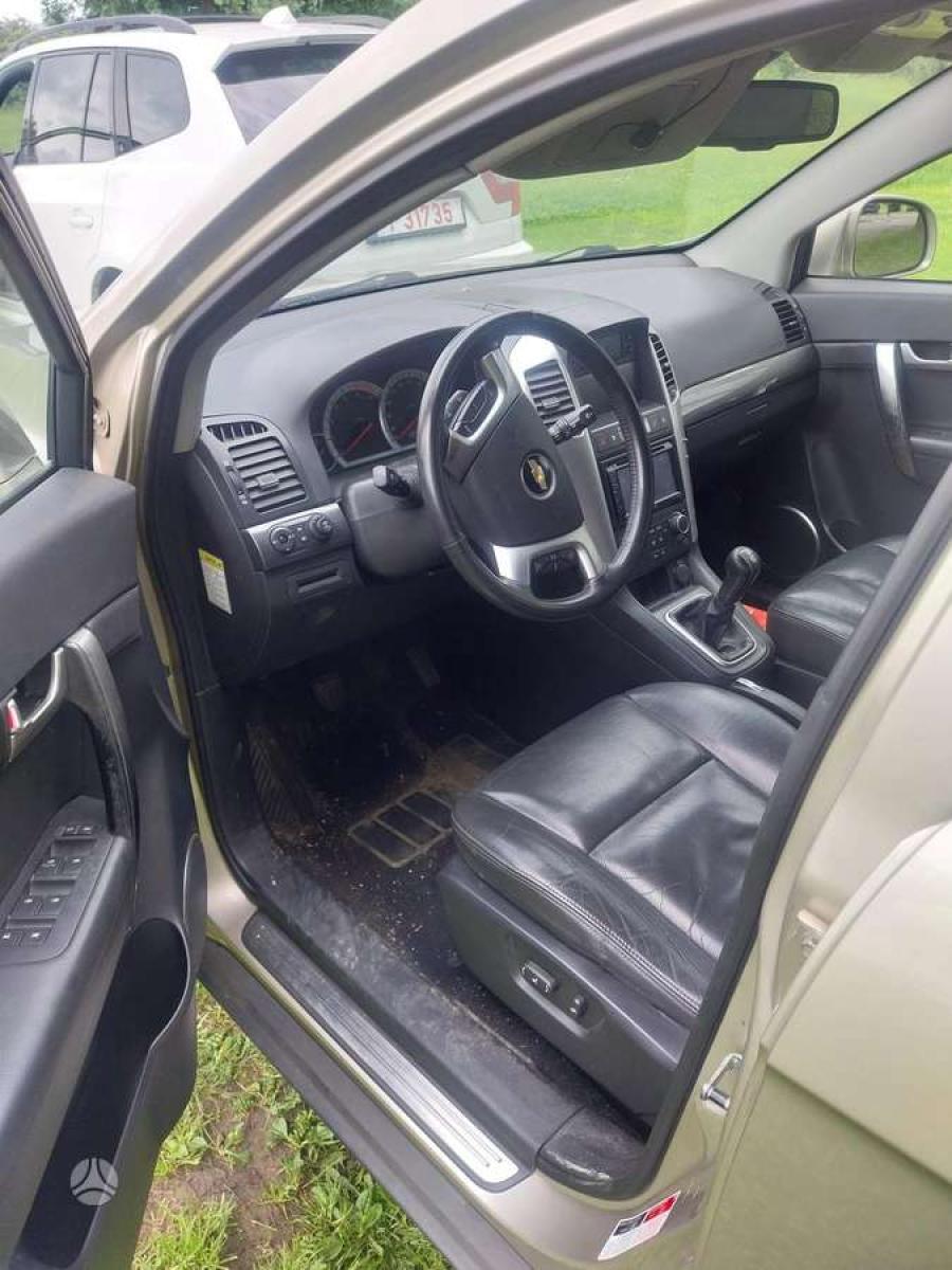 Brūns Chevrolet Captiva 2008 Viļņa, ar dzinēja tilpumu 2.00 L un nobraukumu 185 tūkst. km par 1450 €, foto 6 vietnē AUTOMOTO.COM.LV