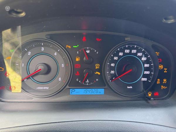 Brown Chevrolet Captiva 2012 in Alytus, with an engine capacity of 2.23 L and mileage of 195 thousand km for 4800 €, photo 7 on AUTOMOTO.COM.LV