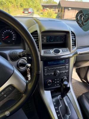 Brown Chevrolet Captiva 2012 in Alytus, with an engine capacity of 2.23 L and mileage of 195 thousand km for 4800 €, photo 8 on AUTOMOTO.COM.LV