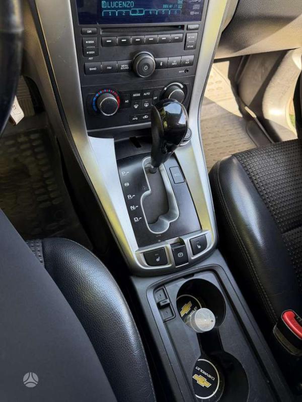 Brown Chevrolet Captiva 2012 in Alytus, with an engine capacity of 2.23 L and mileage of 195 thousand km for 4800 €, photo 9 on AUTOMOTO.COM.LV