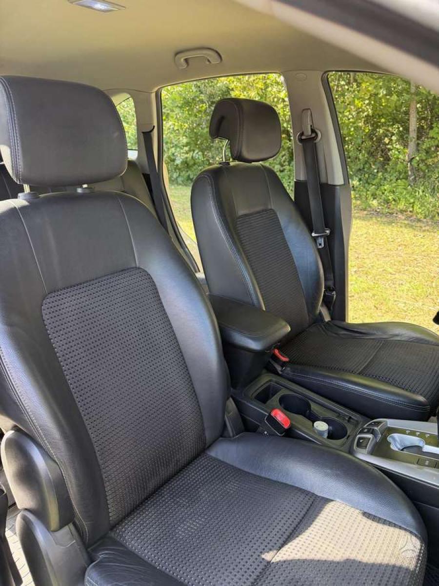 Brown Chevrolet Captiva 2012 in Alytus, with an engine capacity of 2.23 L and mileage of 195 thousand km for 4800 €, photo 11 on AUTOMOTO.COM.LV