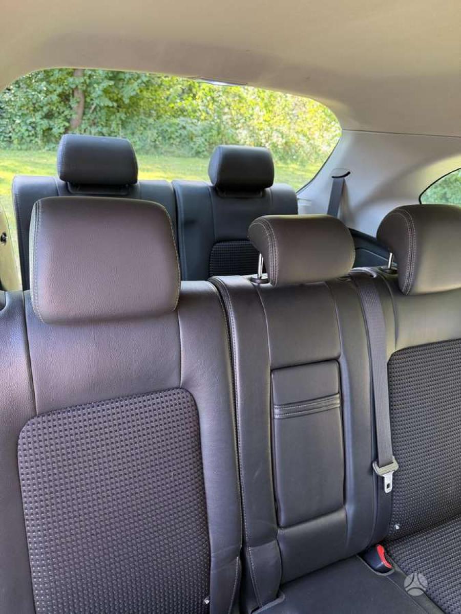 Brown Chevrolet Captiva 2012 in Alytus, with an engine capacity of 2.23 L and mileage of 195 thousand km for 4800 €, photo 12 on AUTOMOTO.COM.LV