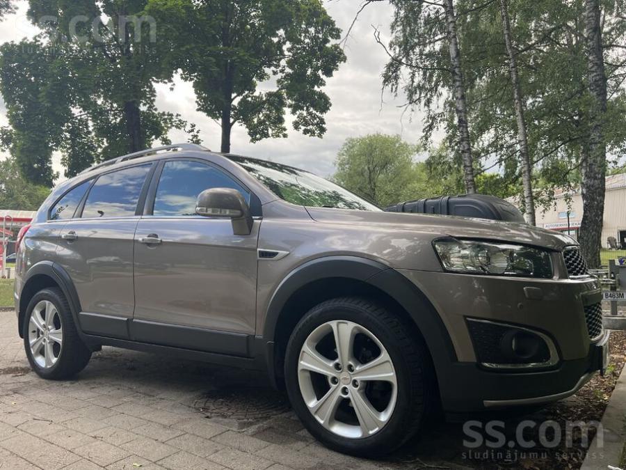 Brūns Chevrolet Captiva 2014 Rīga, ar dzinēja tilpumu 2.20 L un nobraukumu 138 tūkst. km par 5990 €, foto 3 vietnē AUTOMOTO.COM.LV
