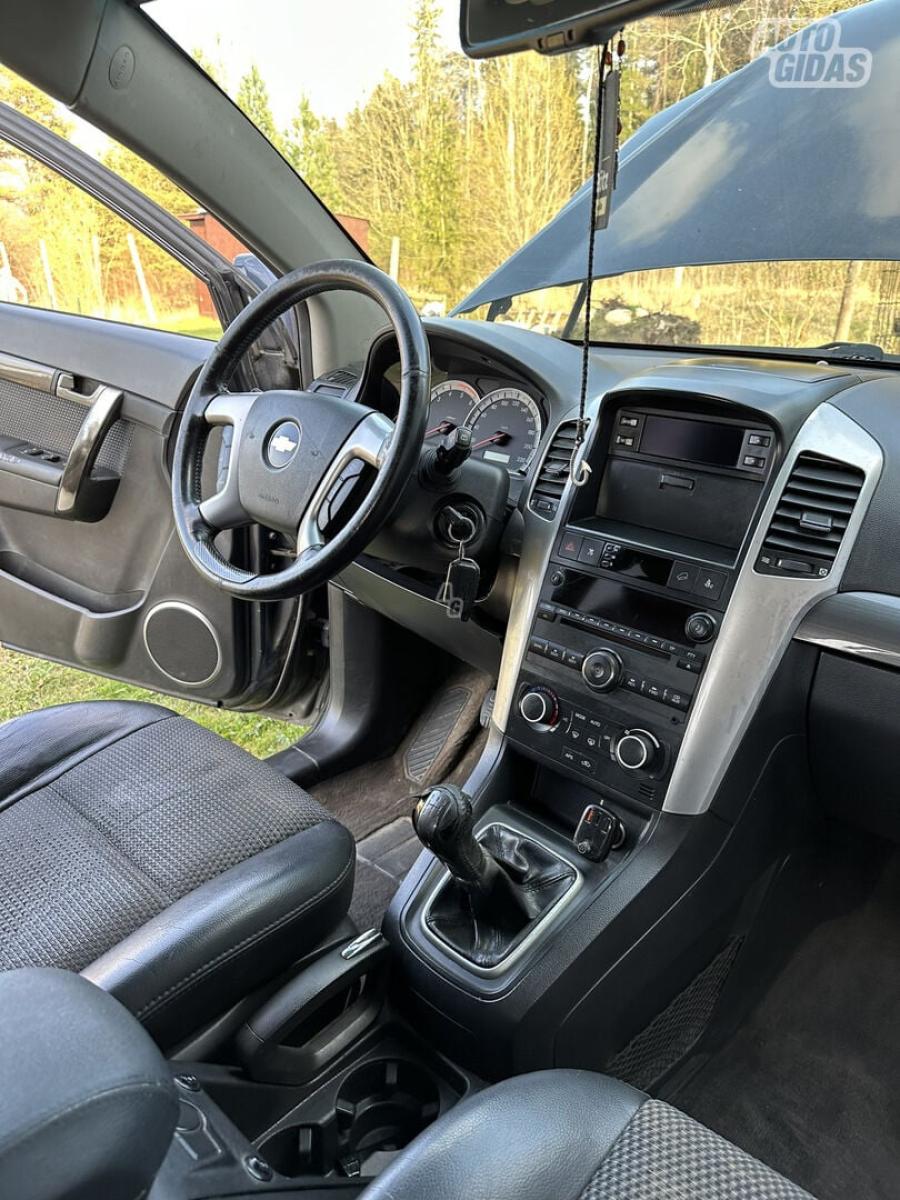 Chevrolet Captiva 2006 Naujoji Akmenė, ar dzinēja tilpumu 2.00 L un nobraukumu 242 tūkst. km par 1500 €, foto 16 vietnē AUTOMOTO.COM.LV