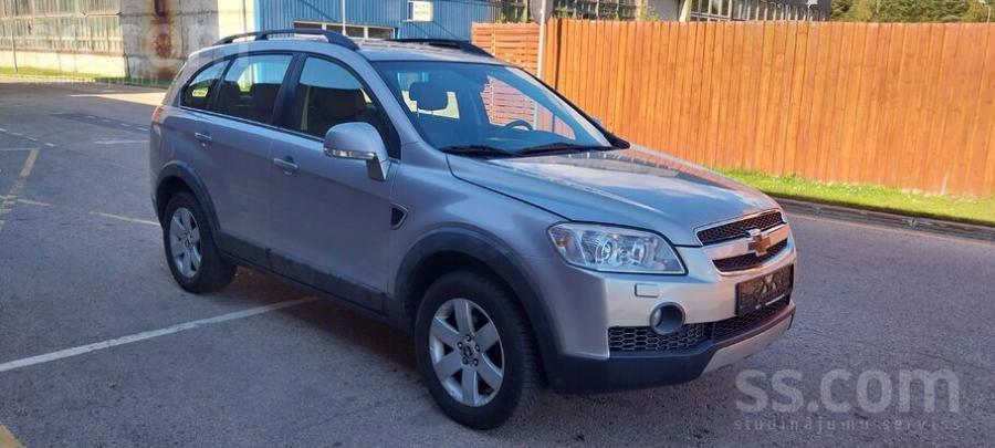 Chevrolet Captiva 2007 in Cesis, with an engine capacity of 2.40 L and mileage of 355 thousand km for 3900 €, photo 3 on AUTOMOTO.COM.LV