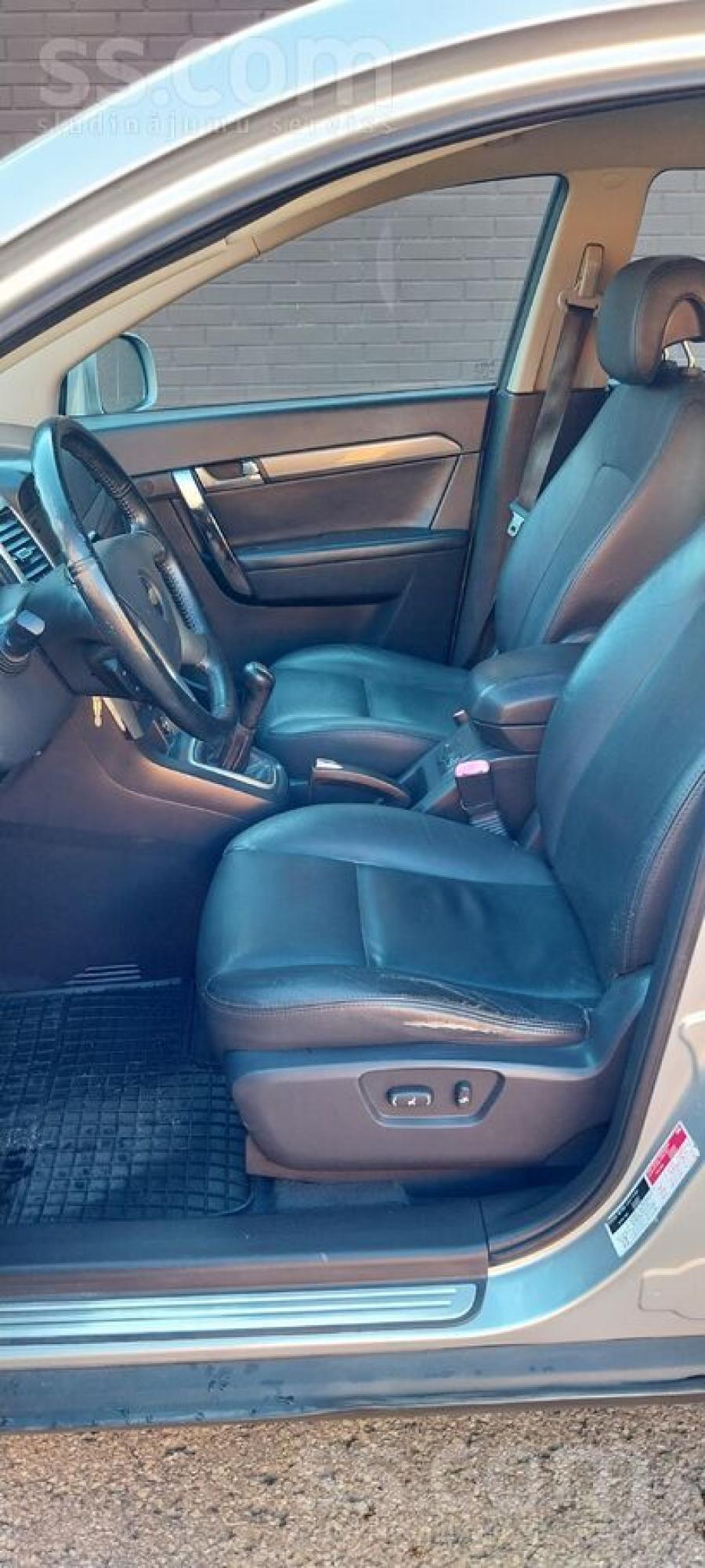 Chevrolet Captiva 2007 Cēsis, ar dzinēja tilpumu 2.40 L un nobraukumu 355 tūkst. km par 3200 €, foto 10 vietnē AUTOMOTO.COM.LV
