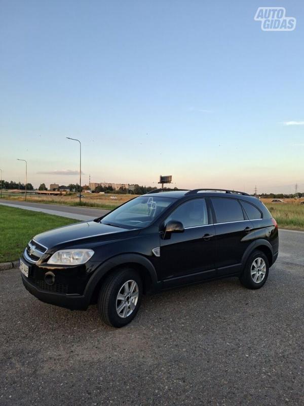 Chevrolet Captiva 2007 in Kaunas on AUTOMOTO.COM.LV Chevrolet Captiva 2007 in Kaunas, with an engine capacity of 2.00 L and mileage of 291 thousand km for 2800 €, photo 1 on AUTOMOTO.COM.LV
