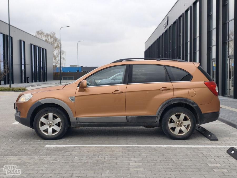 Chevrolet Captiva 2008 in Vilnius, with an engine capacity of 2.00 L and mileage of 230 thousand km for 2000 €, photo 3 on AUTOMOTO.COM.LV