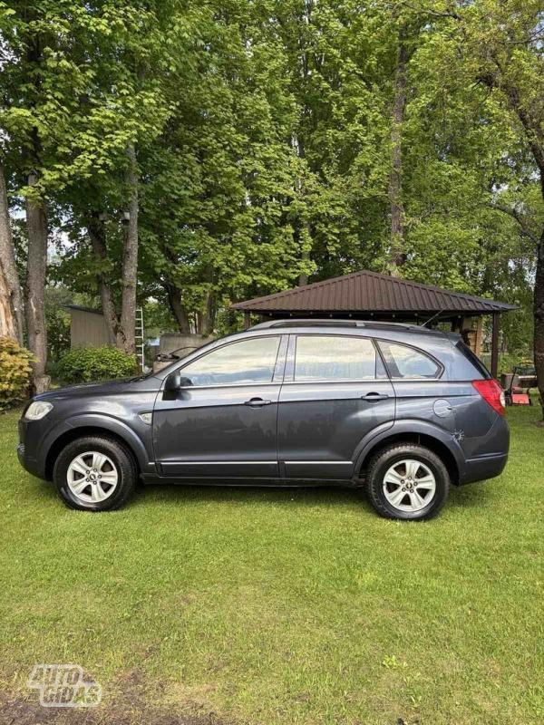 Chevrolet Captiva 2008 in Ignalina, with an engine capacity of 2.40 L and mileage of 342 thousand km for 2950 €, photo 4 on AUTOMOTO.COM.LV