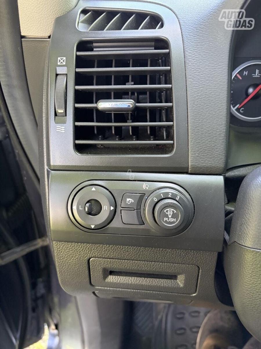 Chevrolet Captiva 2008 in Ignalina, with an engine capacity of 2.40 L and mileage of 342 thousand km for 2950 €, photo 19 on AUTOMOTO.COM.LV