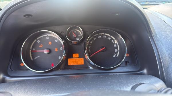 Chevrolet Captiva 2008 in Vilnius, with an engine capacity of 2.00 L and mileage of 320 thousand km for 2600 €, photo 10 on AUTOMOTO.COM.LV
