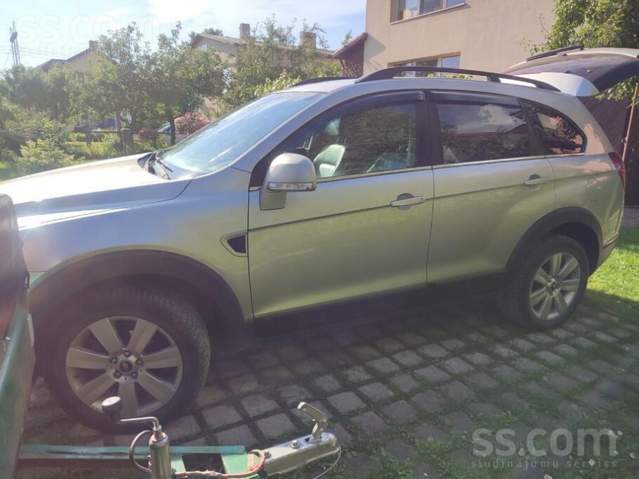 Chevrolet Captiva 2009 in Jelgava, with an engine capacity of 2.00 L and mileage of 225 thousand km for 3500 €, photo 4 on AUTOMOTO.COM.LV