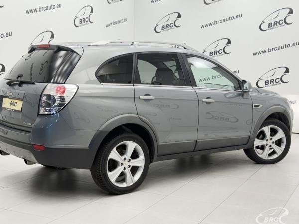 Chevrolet Captiva 2011 in Vilnius, with an engine capacity of 2.23 L and mileage of 232 thousand km for 4500 €, photo 2 on AUTOMOTO.COM.LV