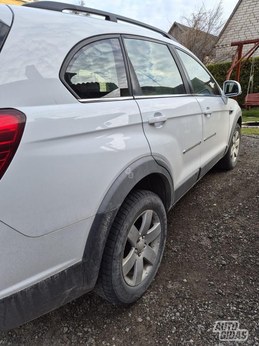 Chevrolet Captiva 2012 in Panevezys, with an engine capacity of 2.20 L and mileage of 250 thousand km for 5200 €, photo 3 on AUTOMOTO.COM.LV