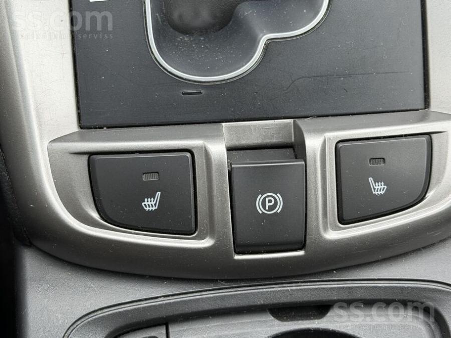 Chevrolet Captiva 2012 in Riga, with an engine capacity of 2.40 L and mileage of 168 thousand km for 7650 €, photo 13 on AUTOMOTO.COM.LV