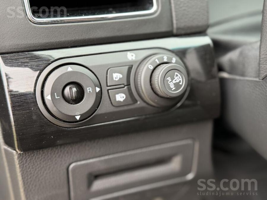 Chevrolet Captiva 2012 in Riga, with an engine capacity of 2.40 L and mileage of 168 thousand km for 7650 €, photo 14 on AUTOMOTO.COM.LV